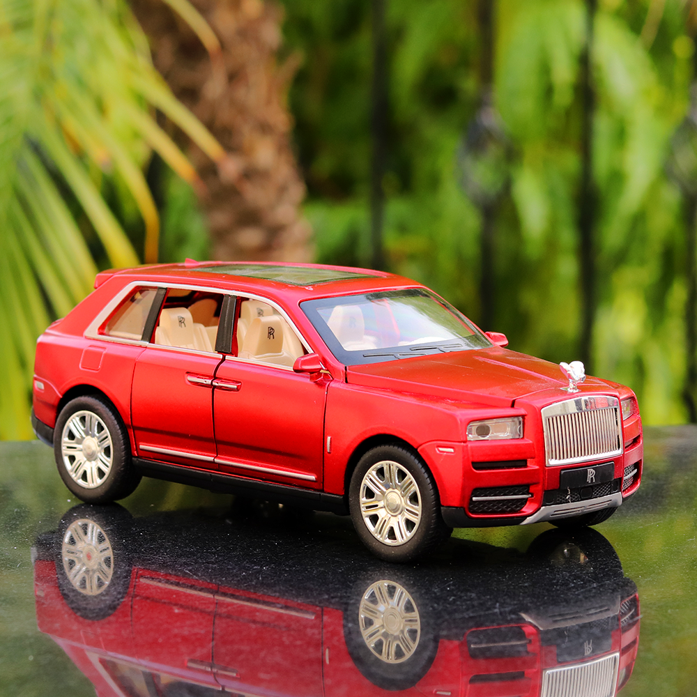 Buy Rolls Royce Cullinan Diecast Car with Openable Parts, Lights and ...