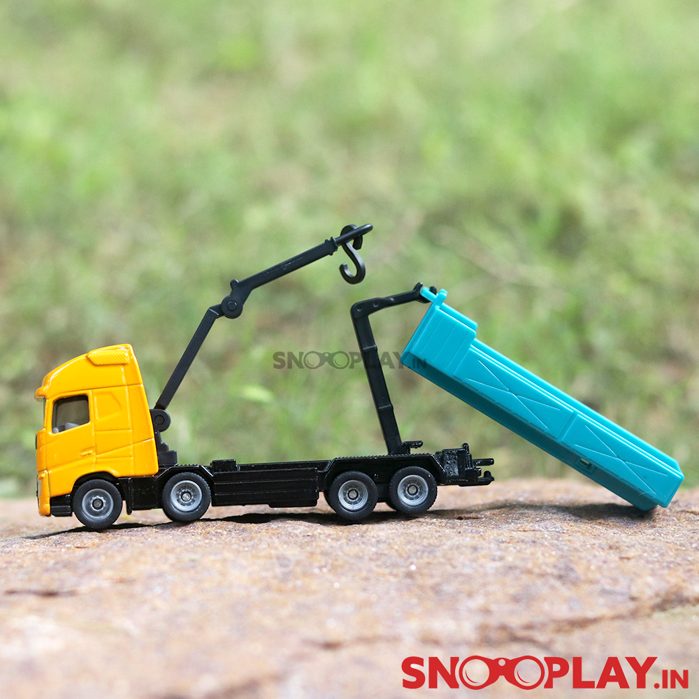 Volvo Roll-Off Tipper with Crane by Siku (Funskool) – Snooplay